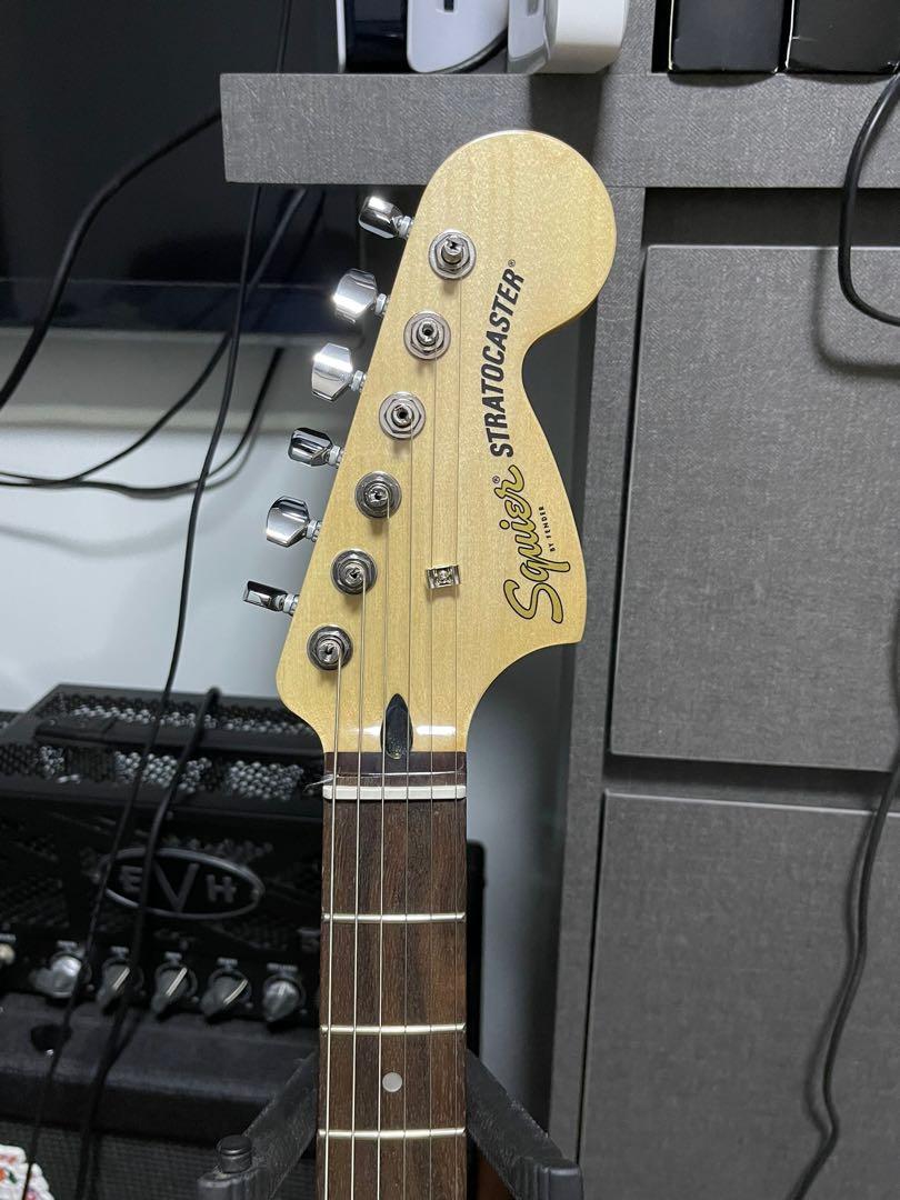 Squier FSR Affinity Stratocaster Silverburst, Hobbies & Toys, Music ...