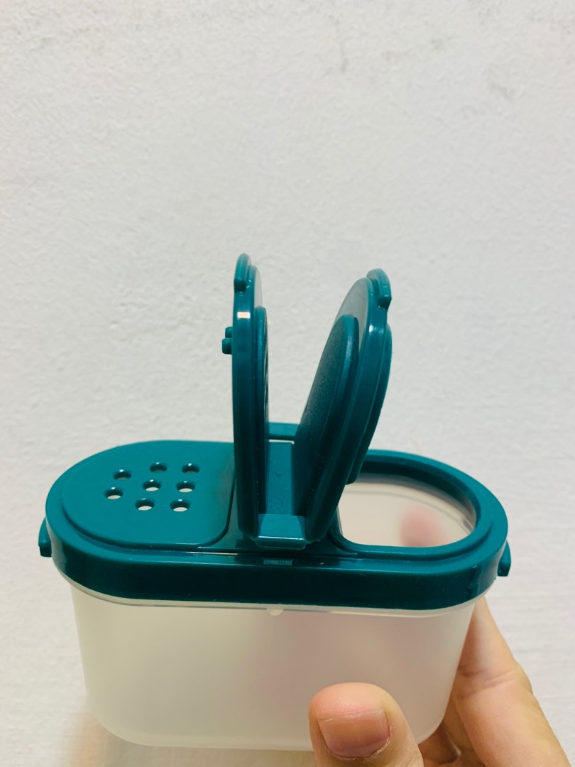 Tupperware Mini Spice Shaker (2), TV & Home Appliances, Kitchen ...