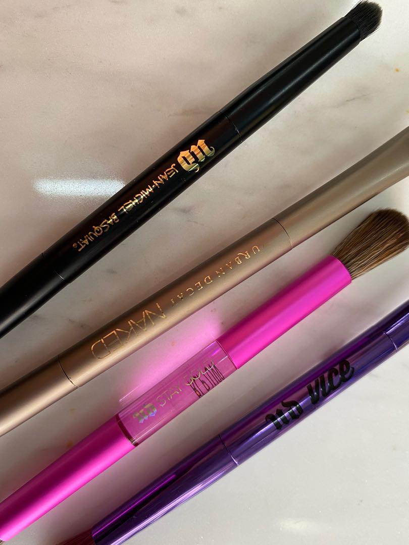 Ur naked eyeshadow brush Berus eyeshadow, Beauty & Personal Care, Face ...