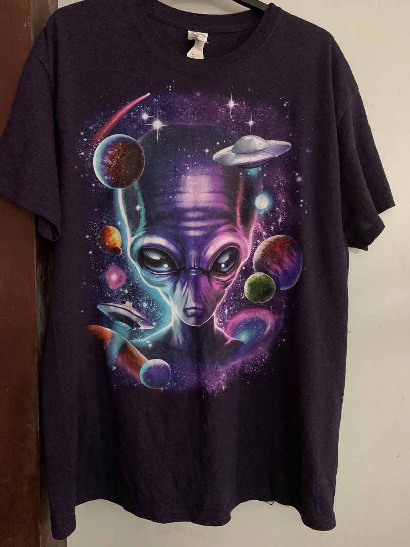 Vintage alien T-shirt, Men's Fashion, Tops & Sets, Tshirts & Polo ...