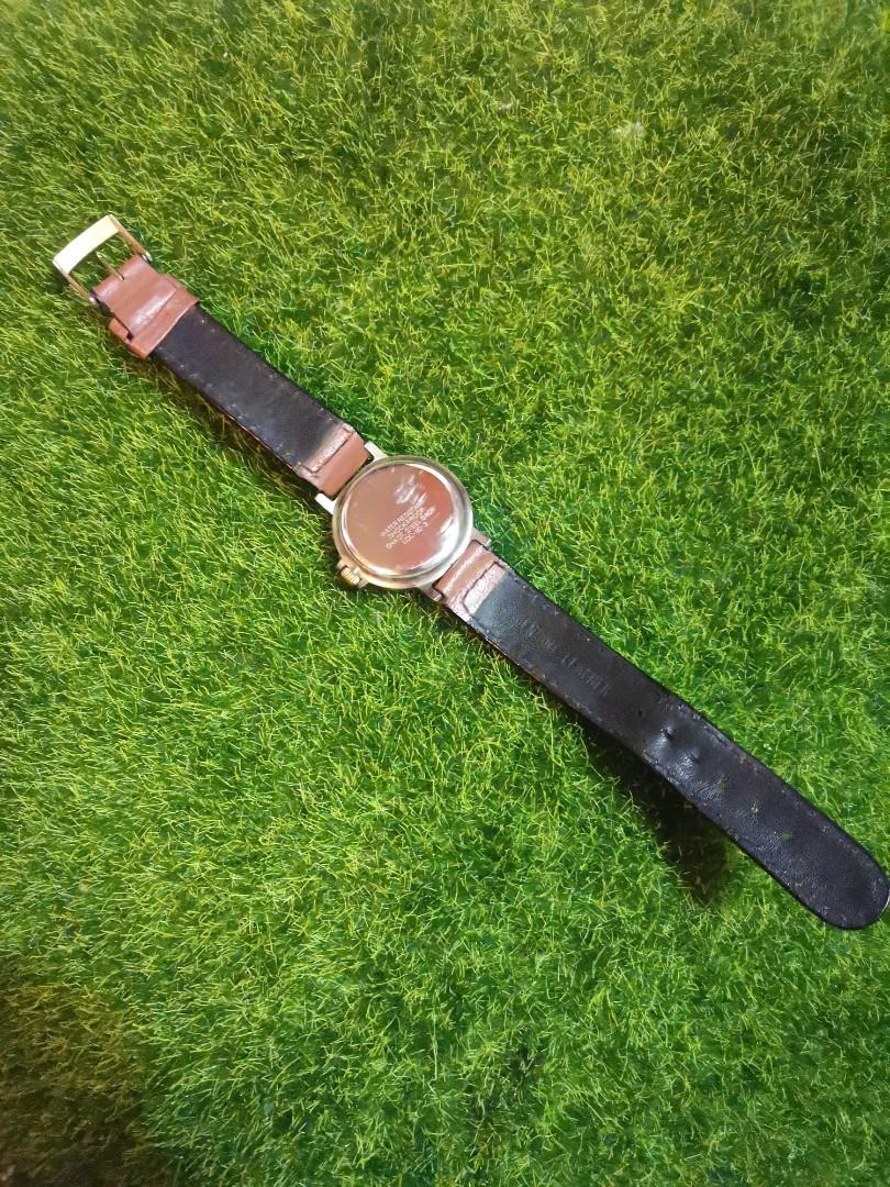vintage japan Hunting world quartz watch, Women's Fashion, Watches ...