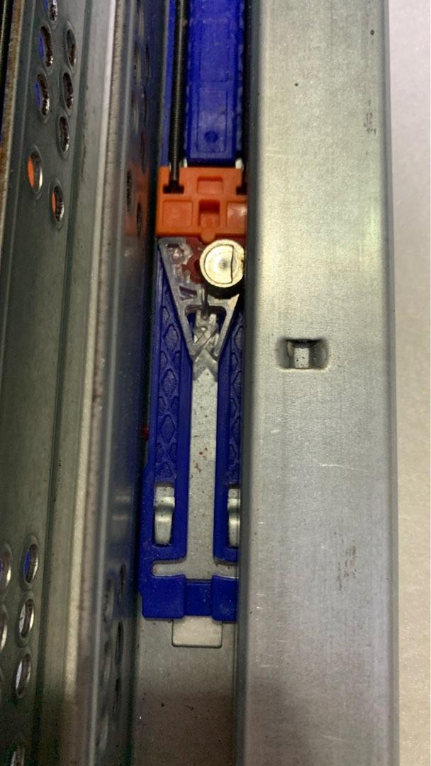 Working and faulty Soft Closing Drawer Slide TG560 (Working Left ...