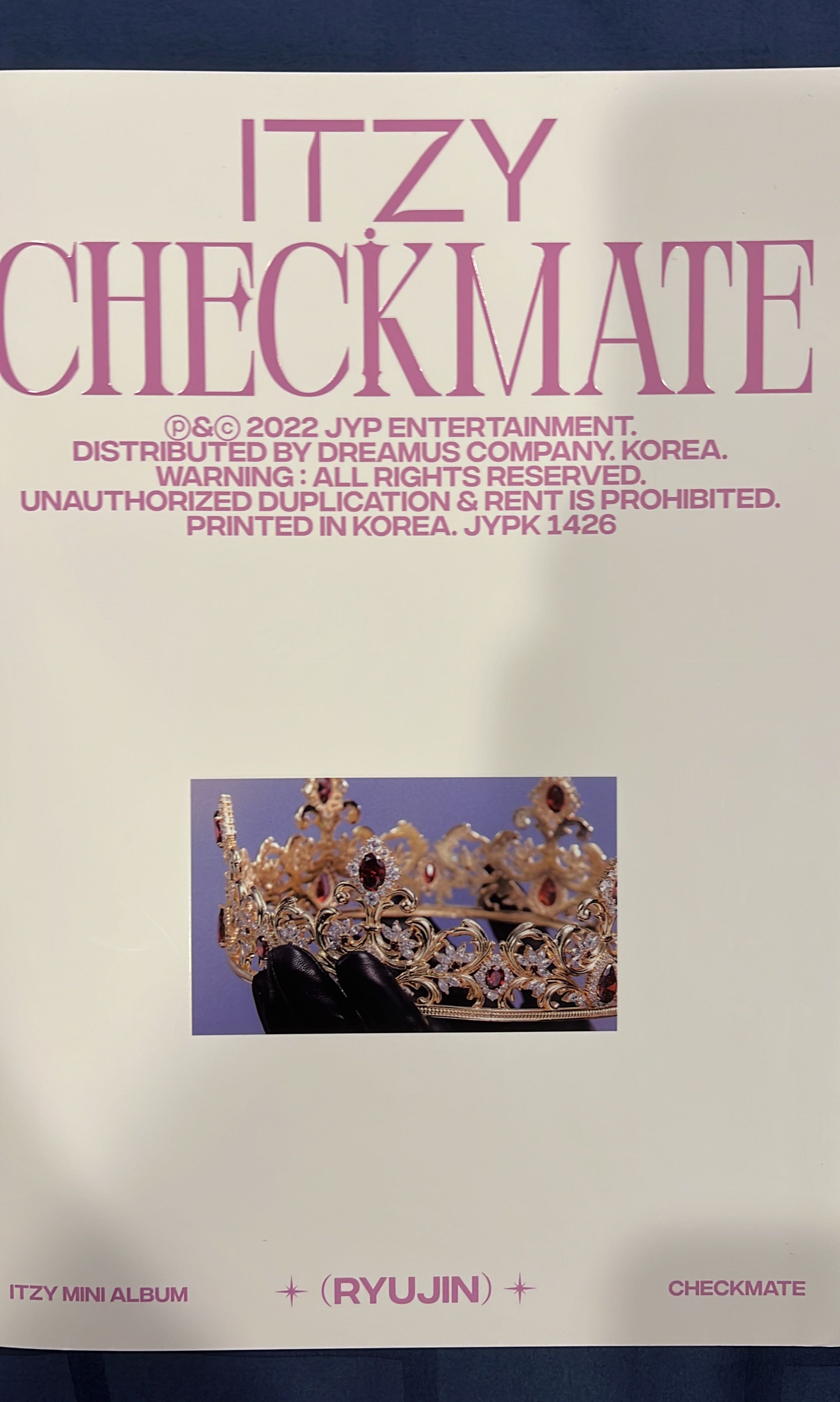 (wtt) itzy checkmate album (ryujin ver) -> yuna ver, Hobbies & Toys ...