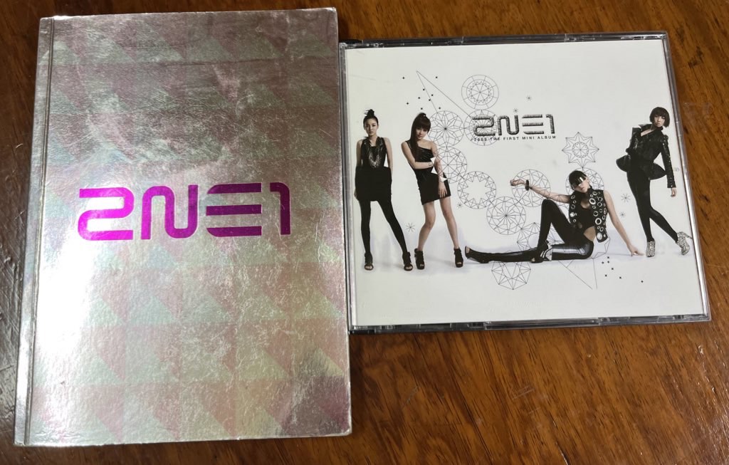 2ne1 albums old preloved, Hobbies & Toys, Memorabilia & Collectibles, K ...