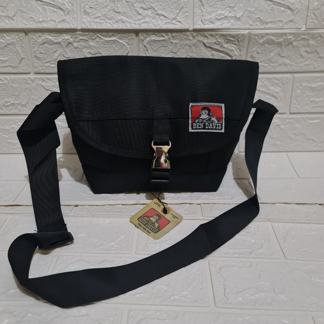Ben Davis Messenger Bag Sling Bag Crossbody Bag, Men's Fashion, Bags, Sling Bags on Carousell