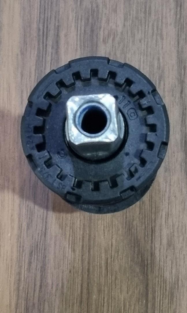 Brompton bottom bracket, Sports Equipment, Bicycles & Parts, Parts ...