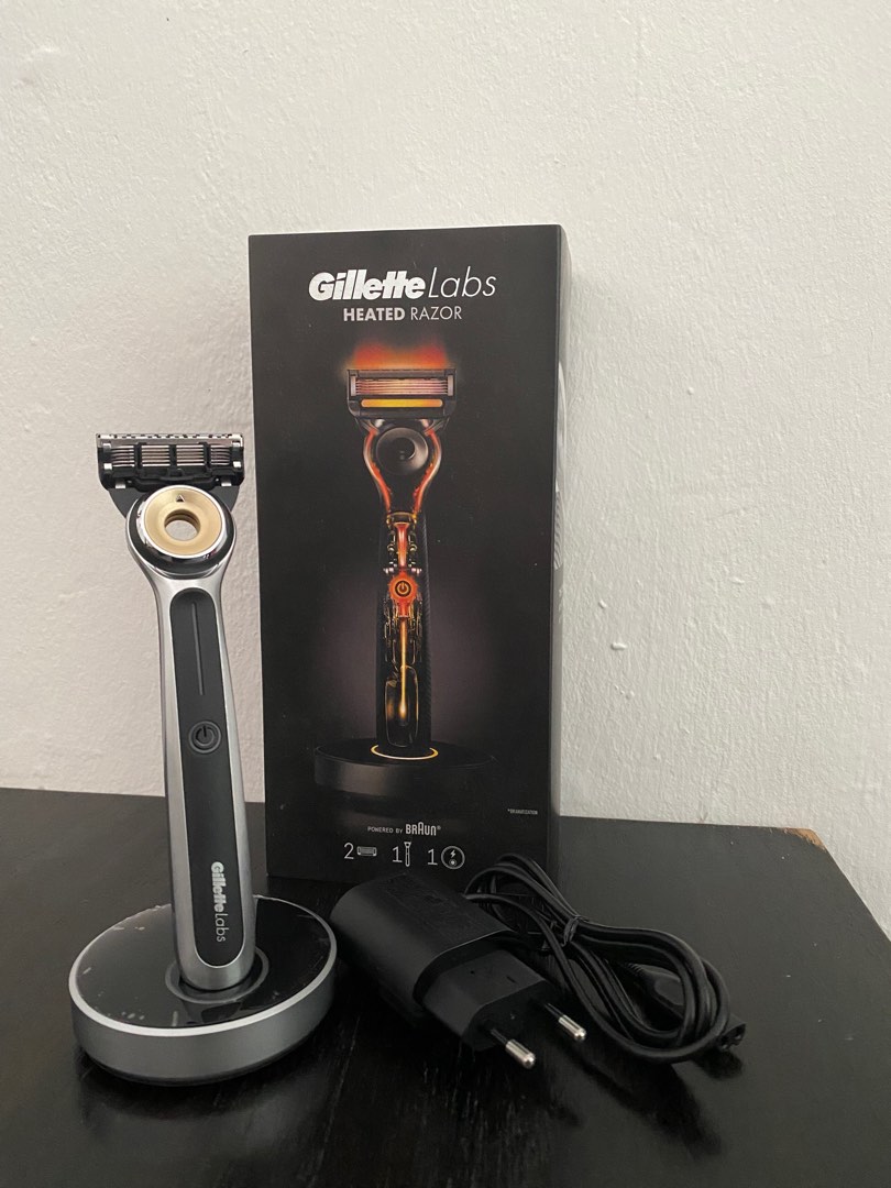 Gillette Heated Razor, Beauty & Personal Care, Men's Grooming on Carousell