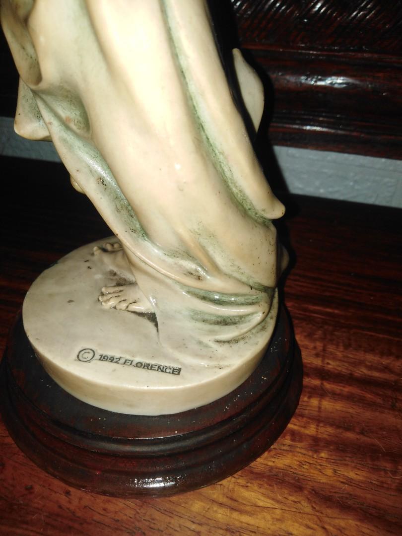 Giuseppe armani floence 1992 figurine, Everything Else, Others on Carousell