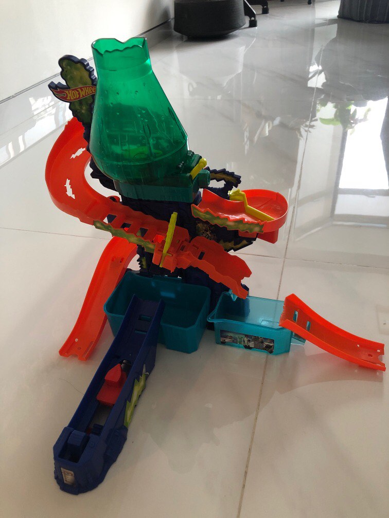 Hot Wheels Colour Splash Science Lab, Hobbies & Toys, Toys & Games on ...