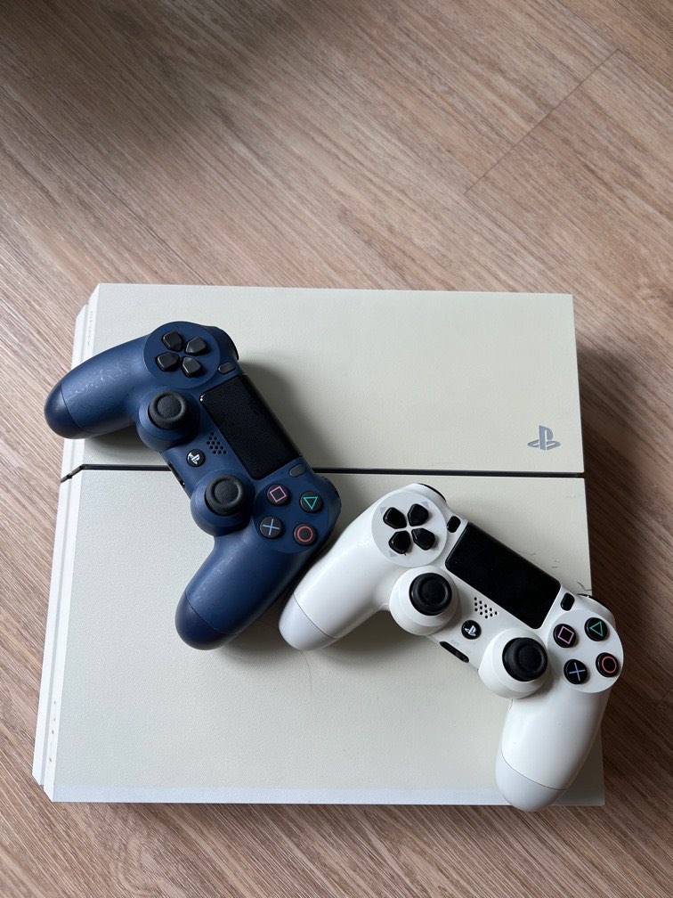 PS4 500GB DISC VERSION with 2 controllers, Video Gaming, Video Game Consoles, PlayStation on ...