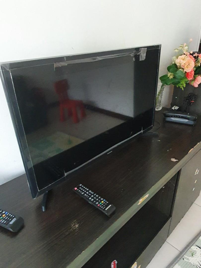 Samsung 32 inch smart tv4 series, TV & Home Appliances, TV & Entertainment, TV on Carousell