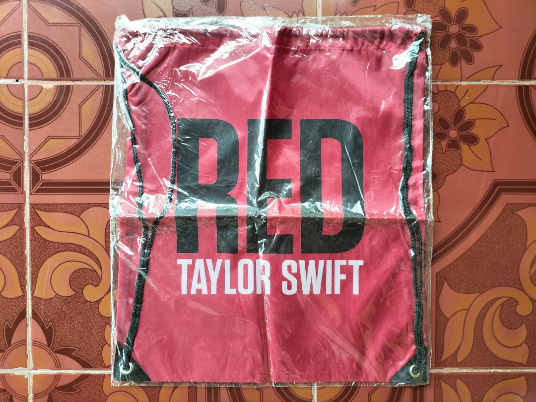 Taylor Swift - RED Drawstring Bag (Imported), Hobbies & Toys ...