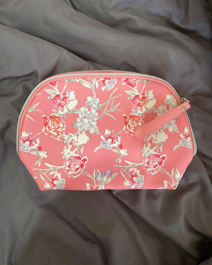 Womens secret pouch, Women's Fashion, Bags & Wallets, Purses & Pouches ...