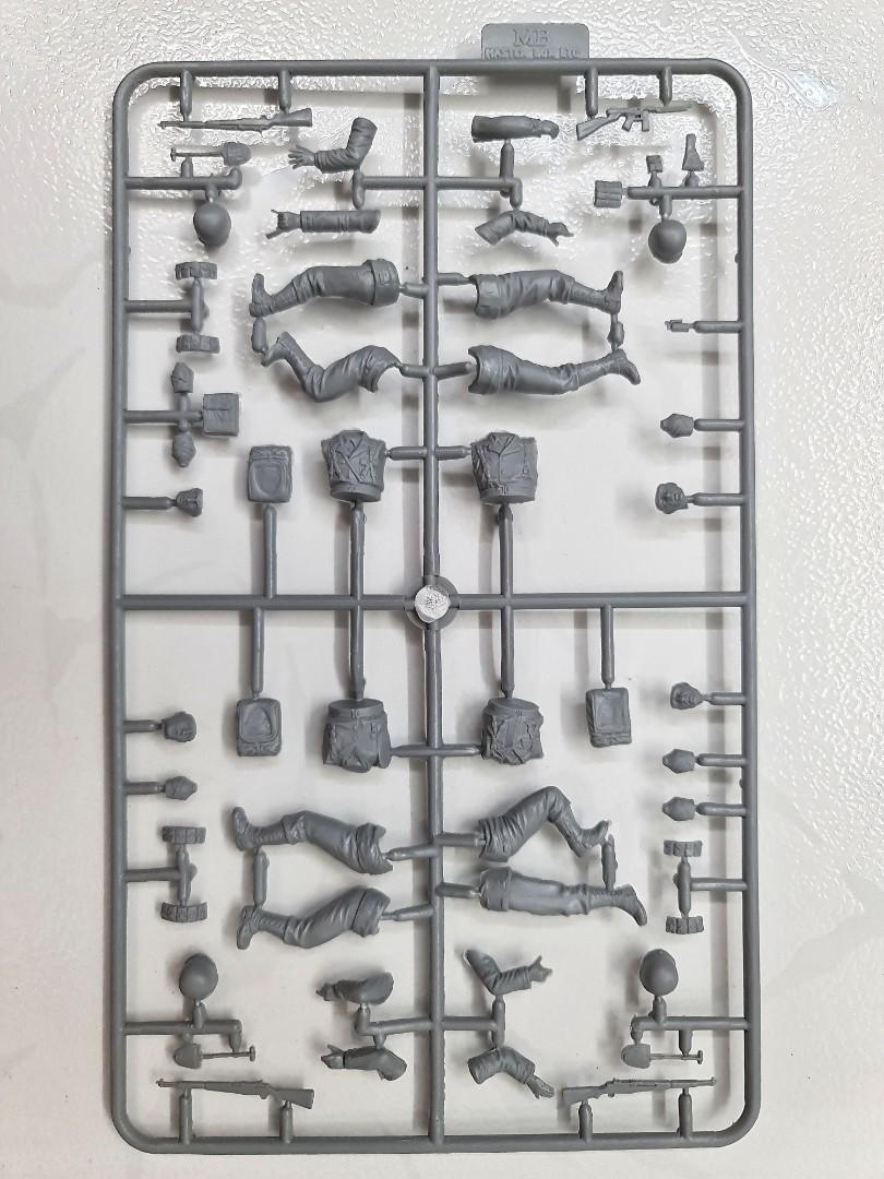 1/35 Master Box #MB3521 US Infantry, Jul 1944 cw 1 wounded soldier ...