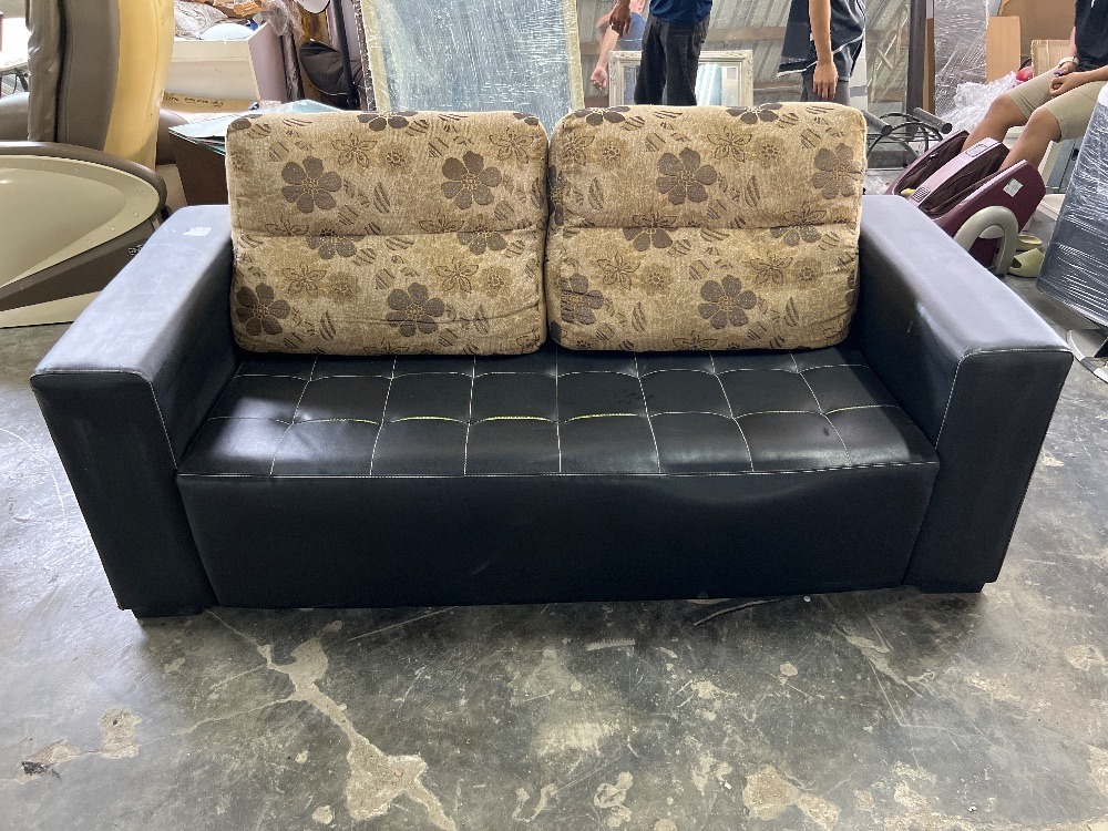 3 Seater Leather Sofa Black Colour / Sofa Kulit 3 Tempat Duduk Warna ...