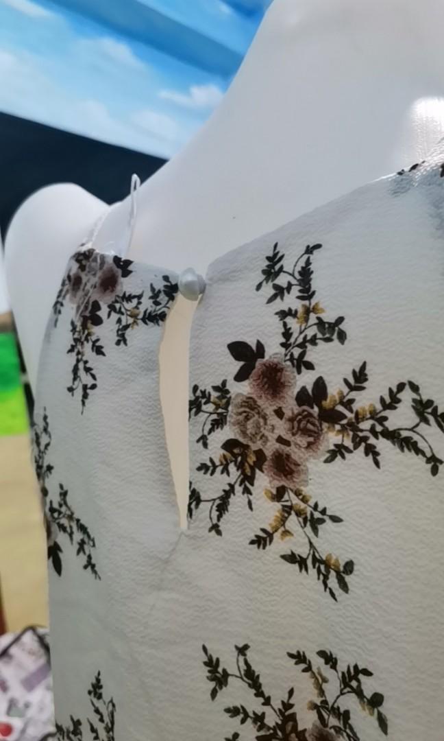 60pesos only, Women's Fashion, Tops, Sleeveless on Carousell