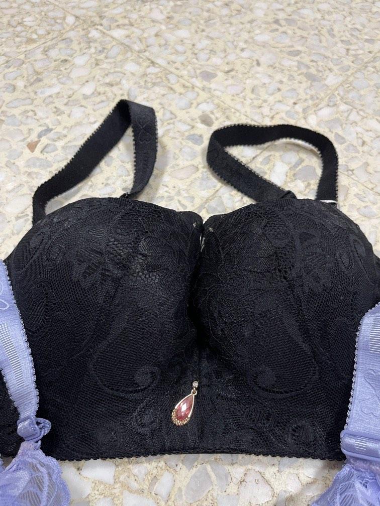 85D bra, Women's Fashion, New Undergarments & Loungewear on Carousell