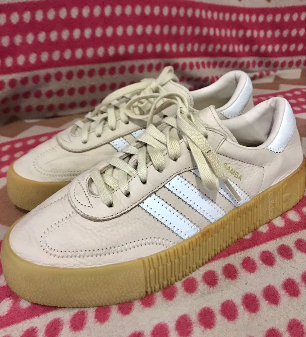 Adidas Samba - Sepatu Wanita, Fesyen Wanita, Sepatu di Carousell
