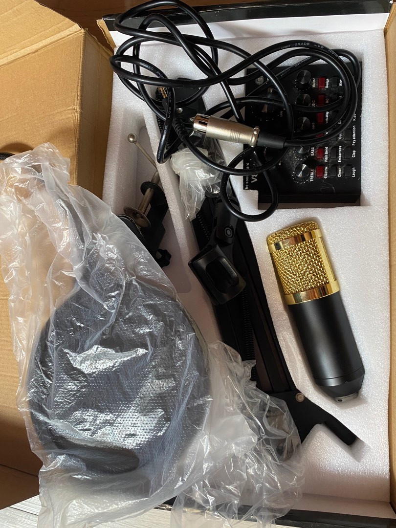 Bm800 condenser mic with v8 soundcard, Audio, Microphones on Carousell