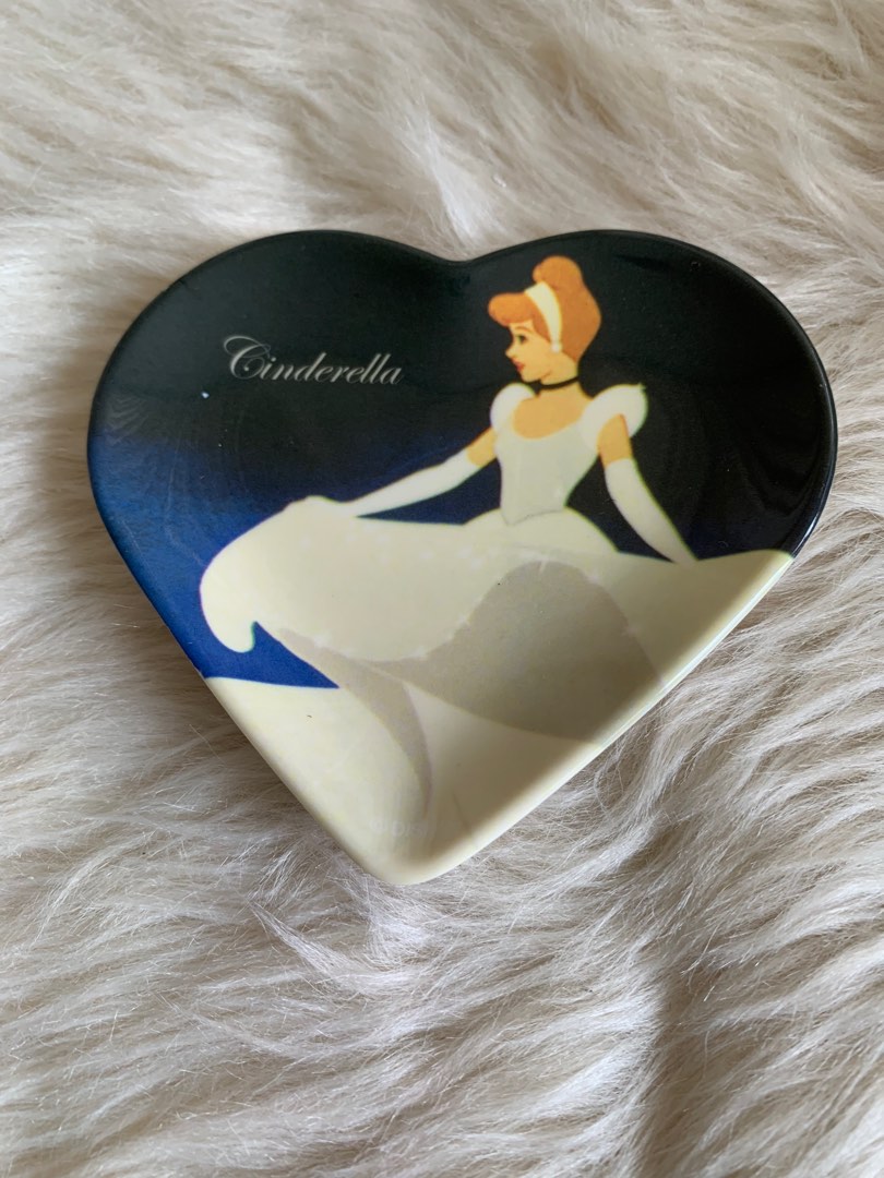 Cinderella heart shaped mini plate melamine, Hobbies & Toys ...