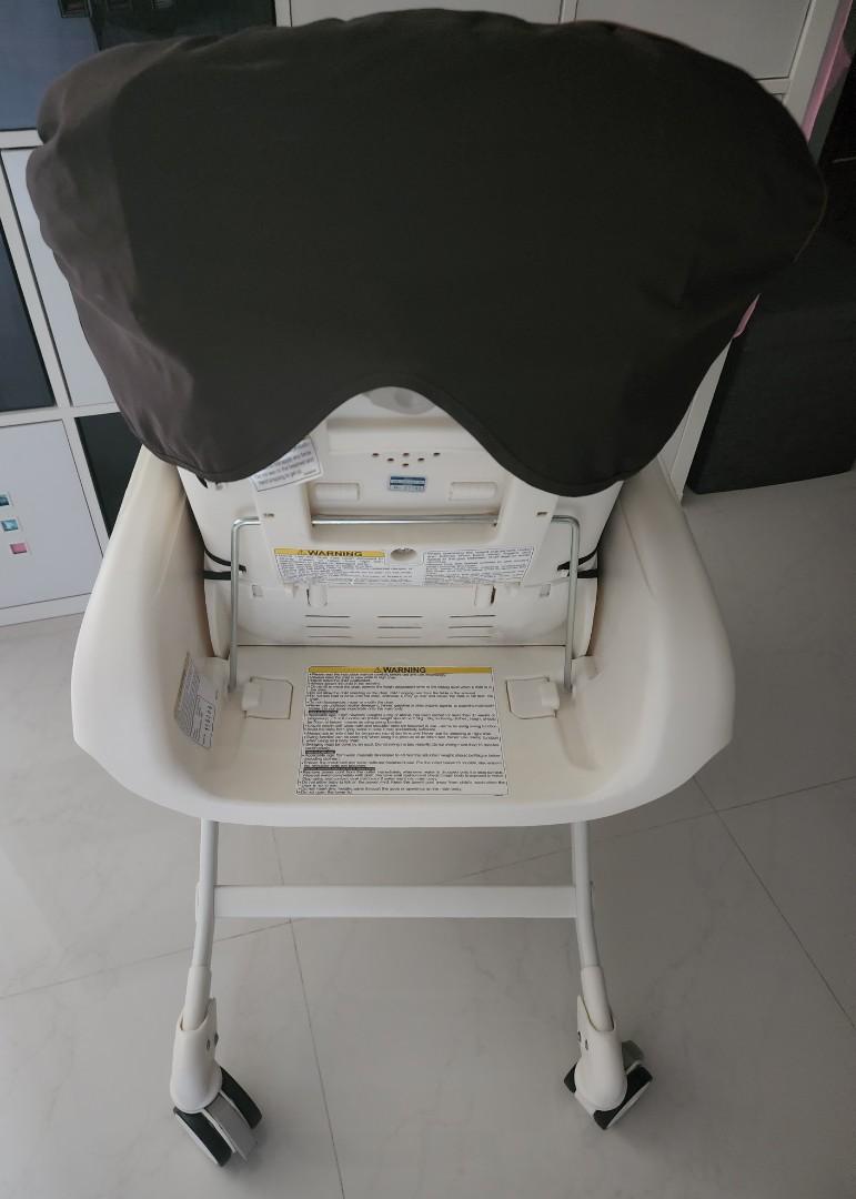 Combi Fealetto Auto Swing High Chair, Babies & Kids, Baby Nursery ...