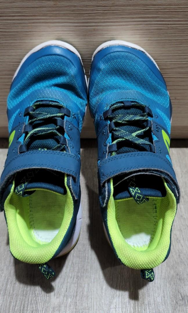 Decathlon shoe, Babies & Kids, Babies & Kids Fashion on Carousell