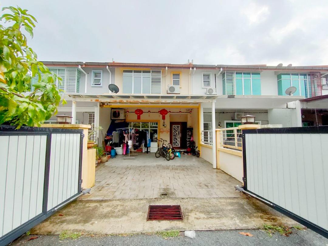 DOUBLE STOREY, LORONG SAMUDERA PUNCAK ALAM, Property, For Sale on Carousell