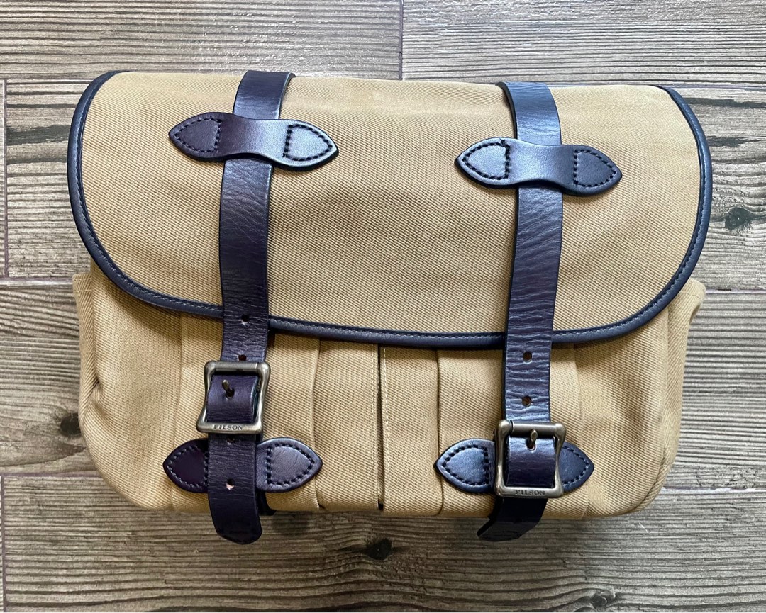 Filson Medium Field Bag, Women's Fashion, Bags & Wallets, Shoulder Bags ...