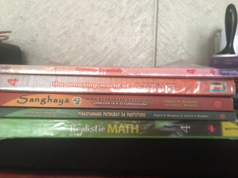 Grade 4 books, Hobbies & Toys, Books & Magazines, Textbooks on Carousell