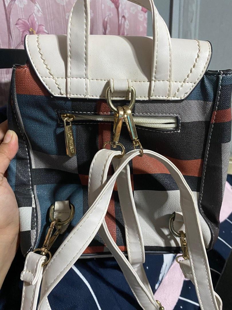 HOWRU bag, Women's Fashion, Bags & Wallets, Backpacks on Carousell