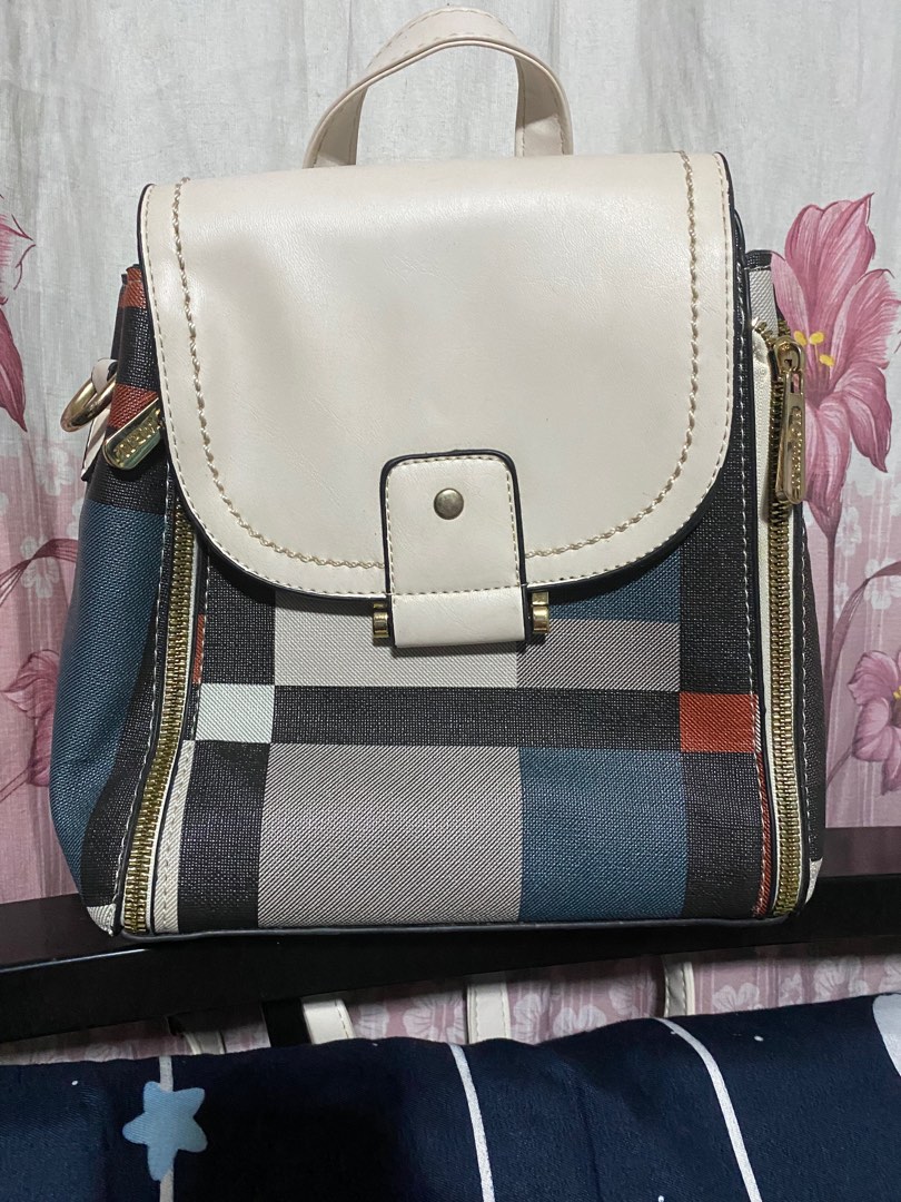 HOWRU bag, Women's Fashion, Bags & Wallets, Backpacks on Carousell