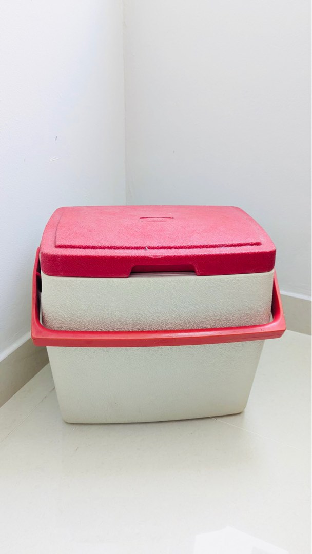 Ice box, Kitchen & Appliances di Carousell