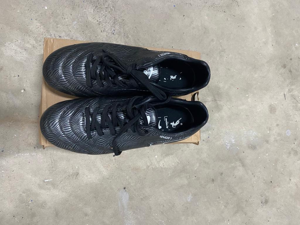 Kronos Soccer Boots, Men's Fashion, Footwear, Boots on Carousell