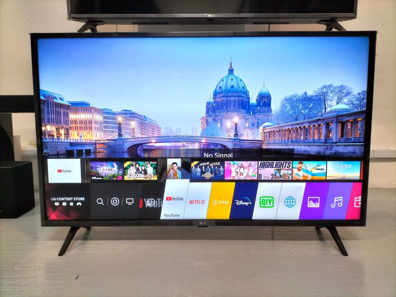 LG 43" Smart Tv 43UM7300PTA Condition: 8/10 $330 Delivery add $30, TV ...