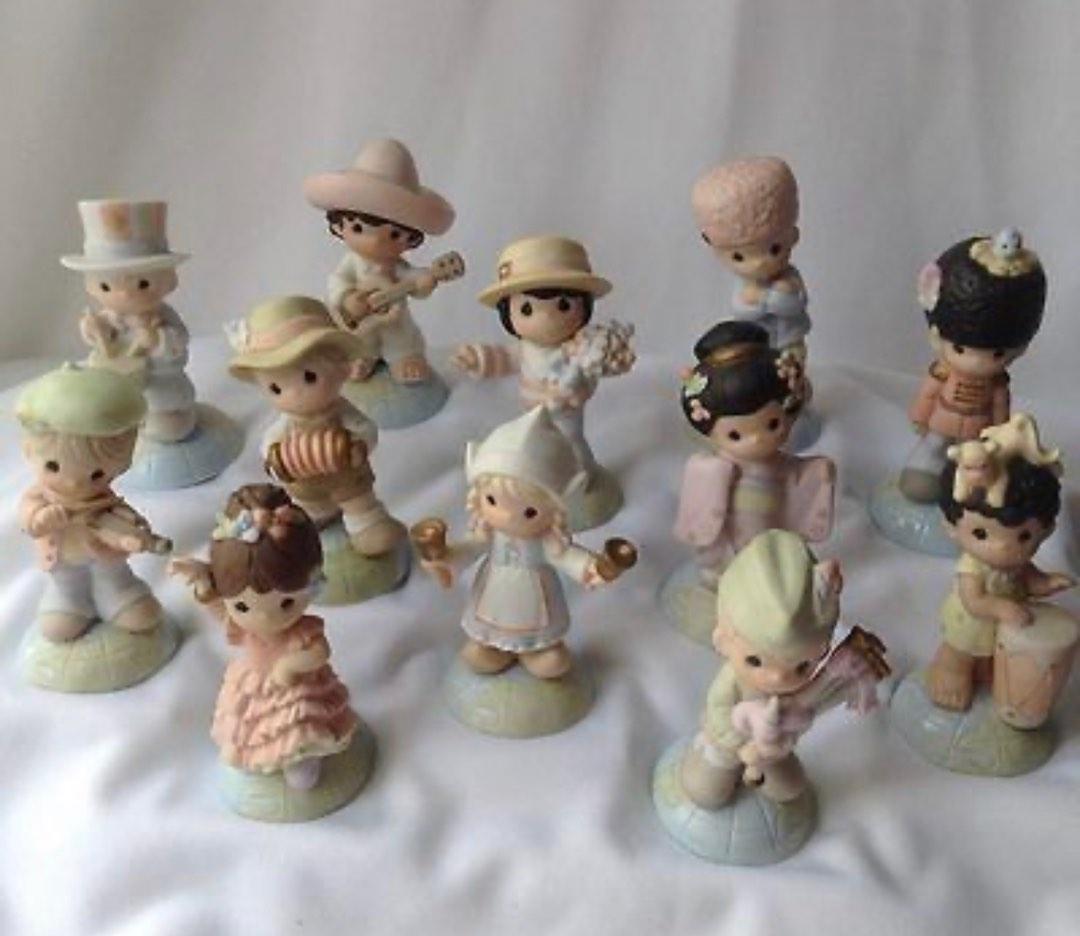 RARE PRECIOUS MOMENTS COMPLETE SET OF 12 INTERNATIONAL FIGURINES ...
