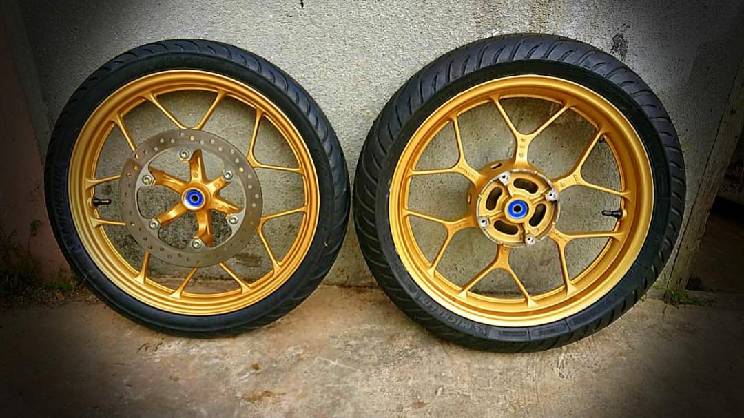 Rim Rs150 standard original + tayar michelin (2hri pakai), Motorbikes ...