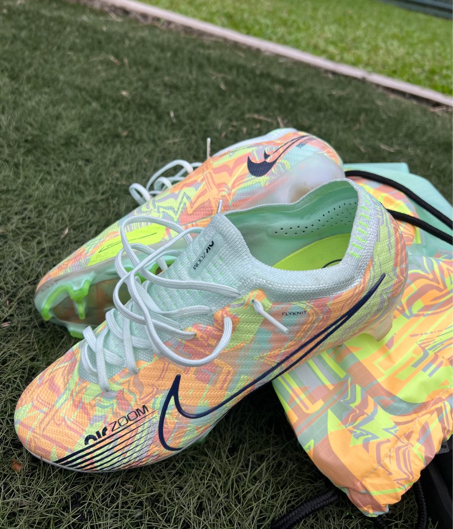 Soccer boots, Sports Equipment, Sports & Games, Racket & Ball Sports on ...