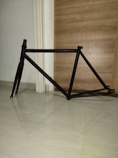 (Urgent) Spraypainted fixie frame, Sports Equipment, Bicycles & Parts ...