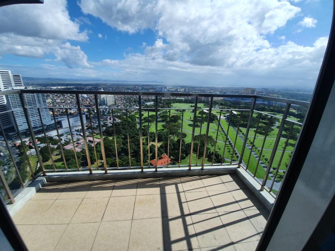 Upgraded 2BR Unit in The Trion Towers in BGC The Fort, Property, For ...