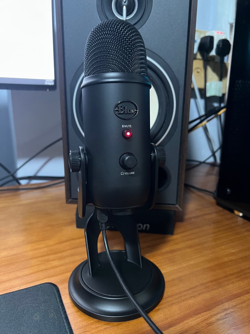 [Combo] Blue yeti microphone + Innogear stand + Mic foam, Audio ...