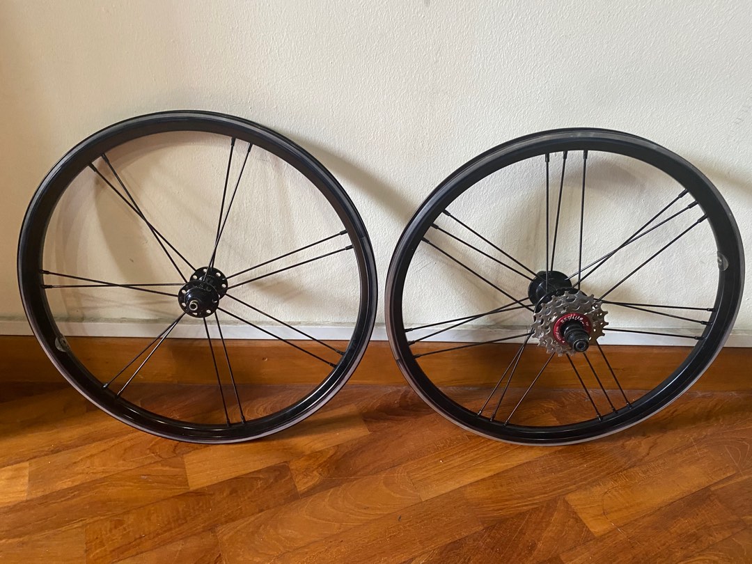 Brompton light weight wheel set with 3 speed cog, Sports Equipment ...