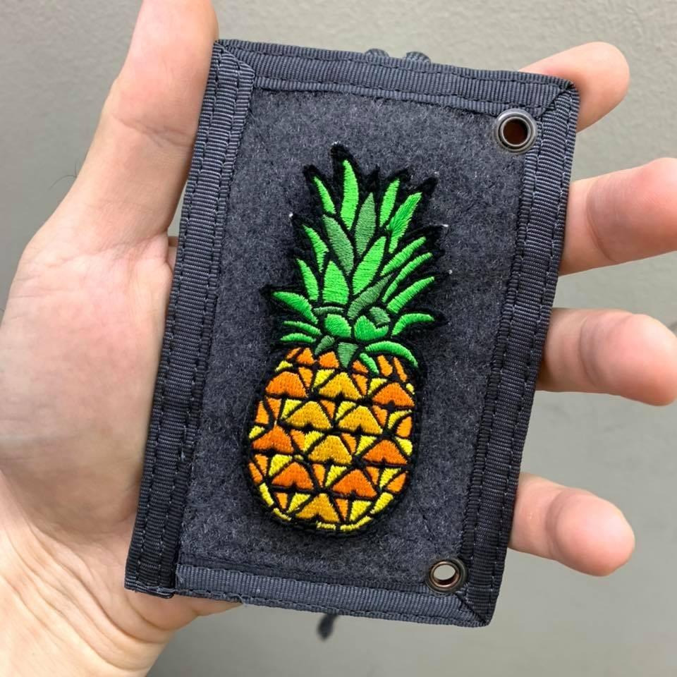 ONE TIGRIS SHOT PUT ID CARD HOLDER - BLACK, Men's Fashion, Watches ...