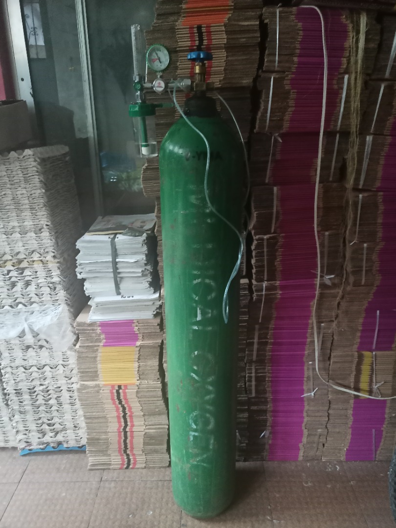 Oxygen Tank 50lbs complete set gagamitin na lang, Health & Nutrition ...