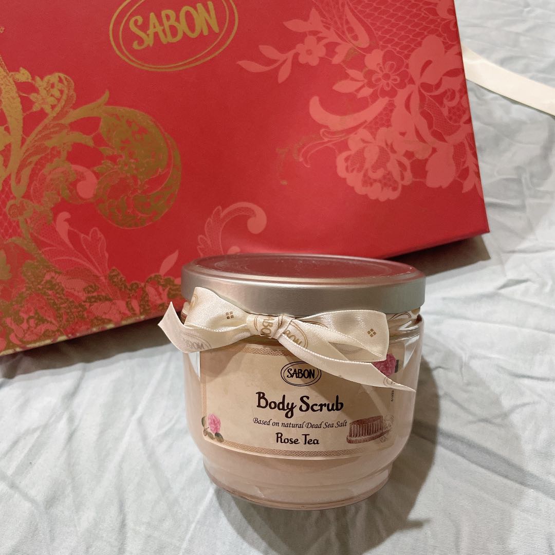 (全新專櫃貨)(600g)SABON玫瑰茶語身體磨砂膏600g, 香水、美妝、保養, 身體清潔保養, 身體護理在旋轉拍賣