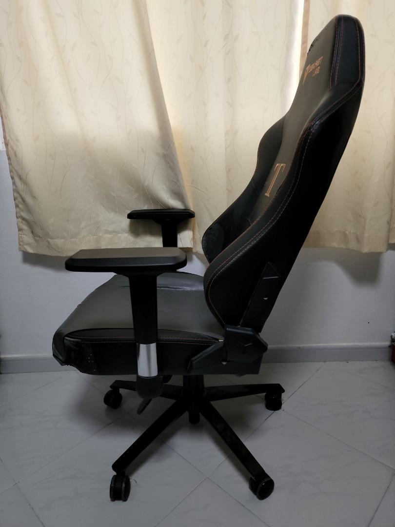 Secretlab Titan Stealth Gaming Chair 2017, Furniture & Home Living ...