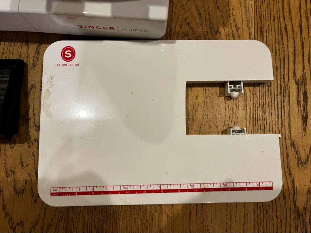 Singer - Sewing Machine Model 1409, Hobbies & Toys, Stationery & Craft ...