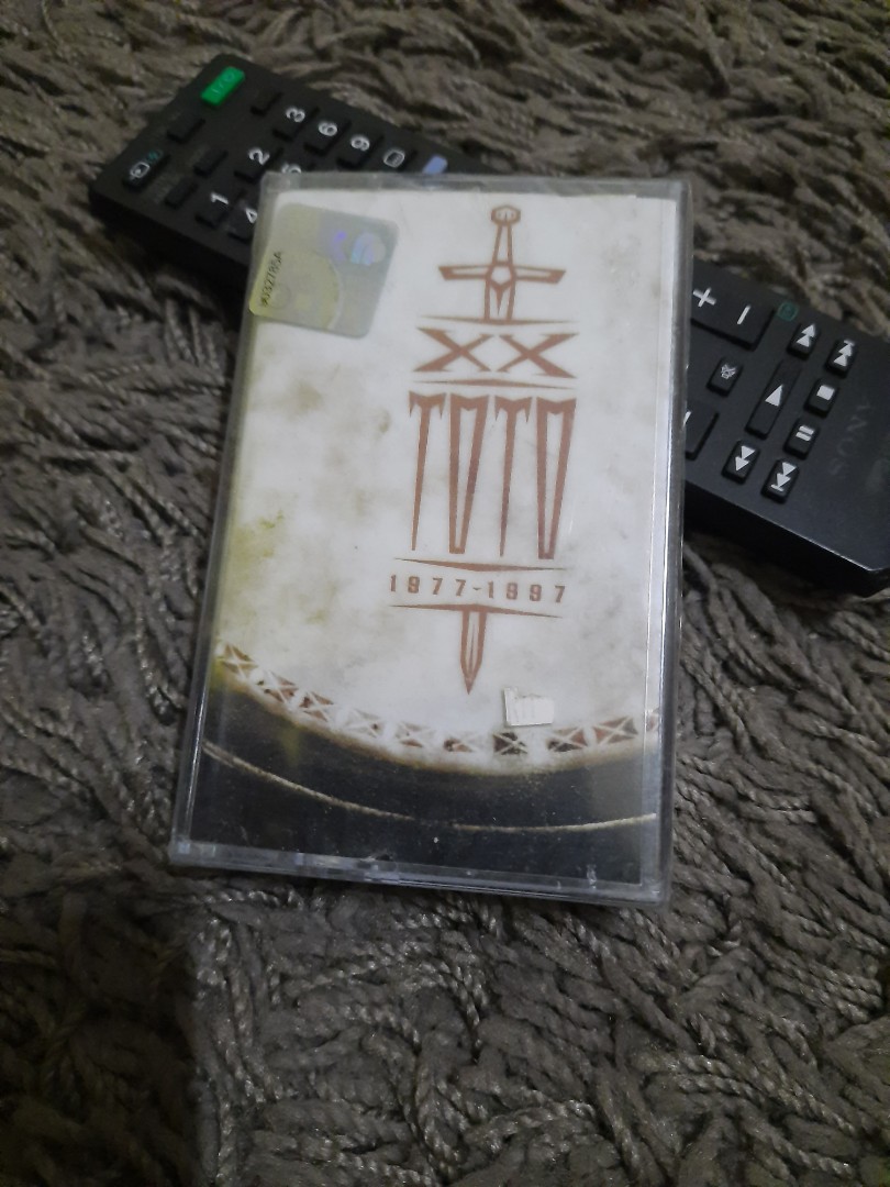 Toto - XX 1977 - 1997 (Cassette/ kaset), Hobbies & Toys, Music & Media ...