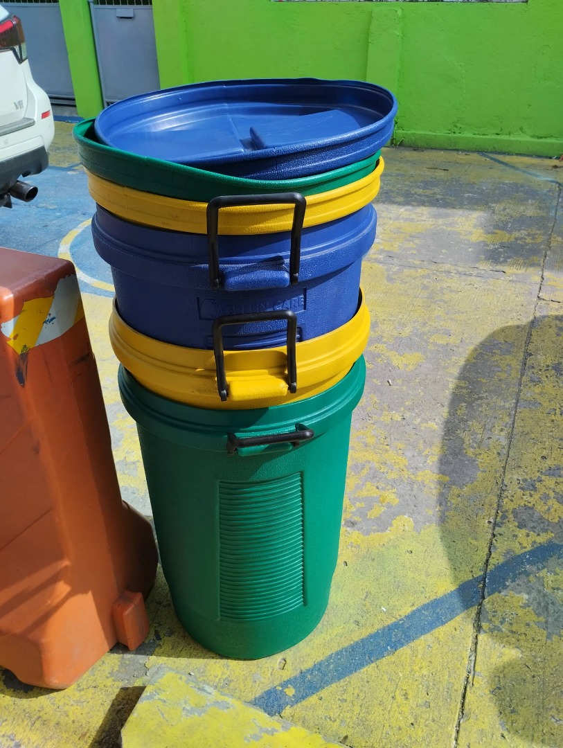 TROLLING TRASH BIN, Furniture & Home Living, Cleaning & Homecare ...