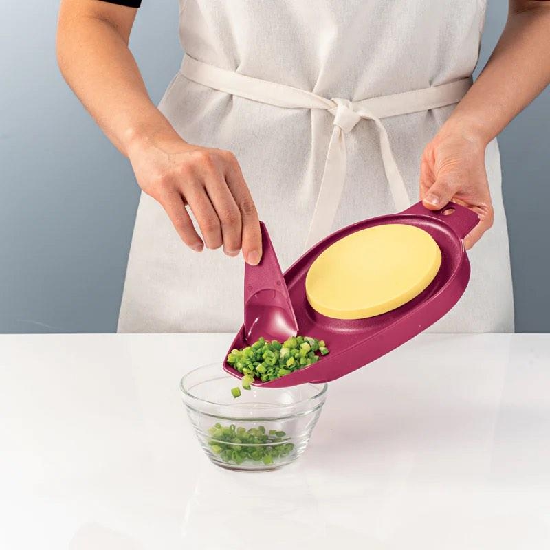 Tupperware Chop N Pour Set (1), Furniture & Home Living, Kitchenware ...