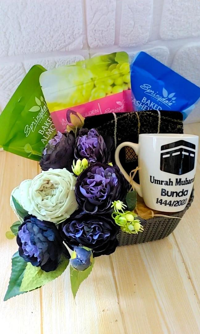Umrah Gift Hamper, Food & Drinks, Gift Baskets & Hampers on Carousell
